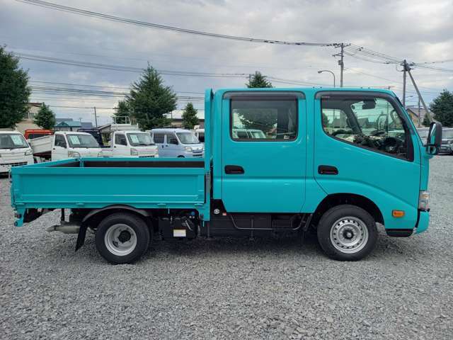 日野自動車 デュトロ 1.25t Wキャブ 4WD 超低床 2022年 300キロ (北海道) アウトバーン一番星店 - carview!