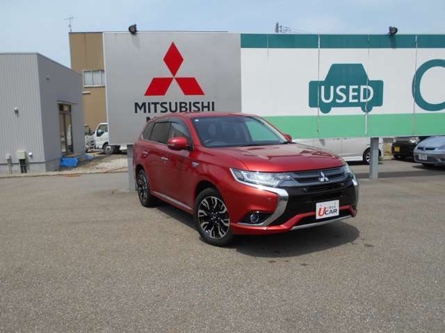 三菱 アウトランダーPHEV 2.0 G プレミアムパッケージ 4WD 2015年 4.5万キロ (石川県) 石川中央三菱自動車販売（株）UCAR 金沢北 - carview!