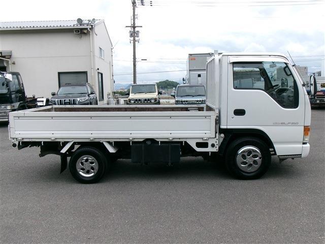 いすゞ エルフ 平ボディ/低床/5MT/2t積 1995年 7.5万キロ (香川県) （有）向陽自販トラックスジャパン店 - carview!