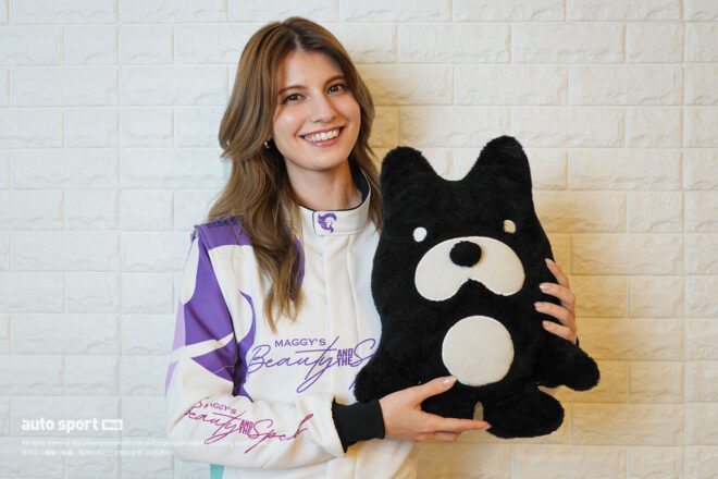 ABEMAモータースポーツアンバサダーのマギーさんがSF富士とWRCフィンランドを現地リポート。チェッカーフラッグを振る大役も（AUTOSPORT web） | 自動車情報・ニュース ...