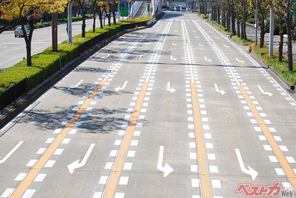 新種「黄色い破線」も登場 意外と知らない車線やセンターラインの意味（ベストカーweb） 自動車情報・ニュース Carview