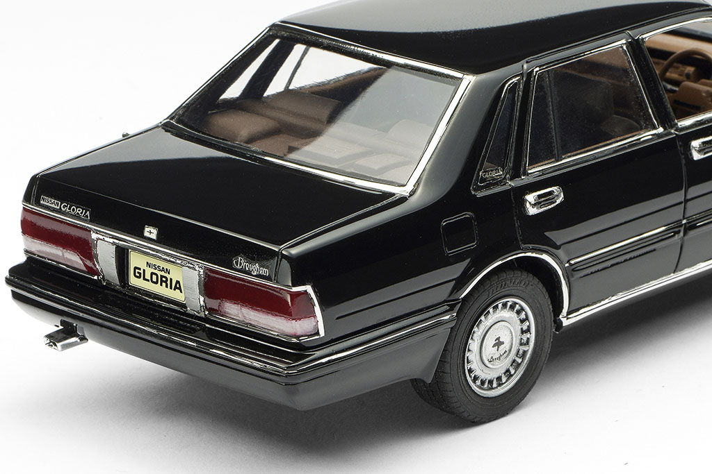 初期モデルは細めのリアピラーがイカす！フジミ製プラモ「Y31グロリア」をセダン・ブロアム化！前編【モデルカーズ】（LE VOLANT CARSMEET WEB） | 自動車情報・ニュース ...
