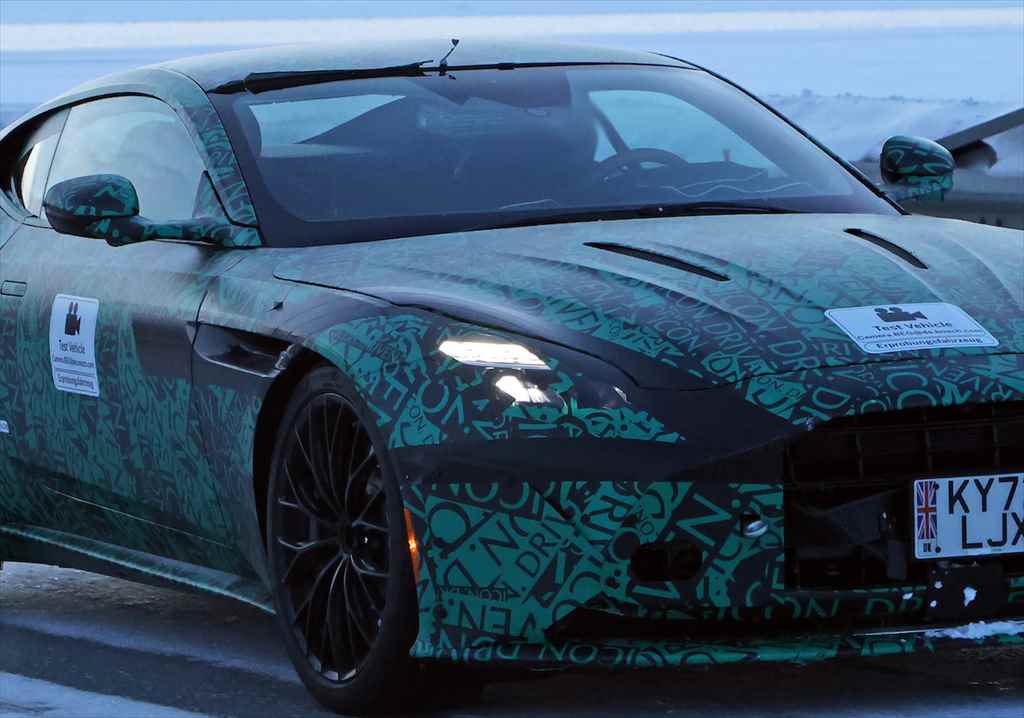 【スクープ】アストンマーティン「db11」の後継モデル「db12」か デザインが新設計された謎のプロトタイプの正体とは？（le