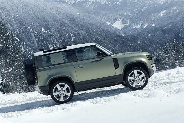 「ランクル250」検討中なら…比べておきたいタフ（男前）と高級をイイとこ取りする王道SUV3強（carview!） | 自動車情報サイト【新車・中古車】 - carview!