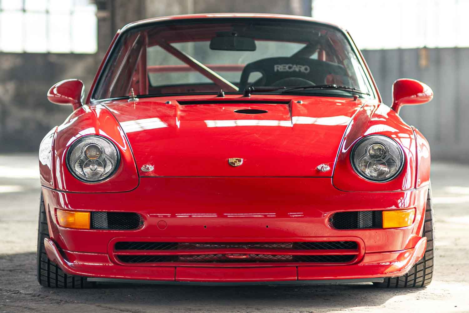 生産台数わずか45台！“空冷最後の”ポルシェ「911カップ3.8 RSR」の意外なる価値（Auto Messe Web） | 自動車情報・ニュース - carview!