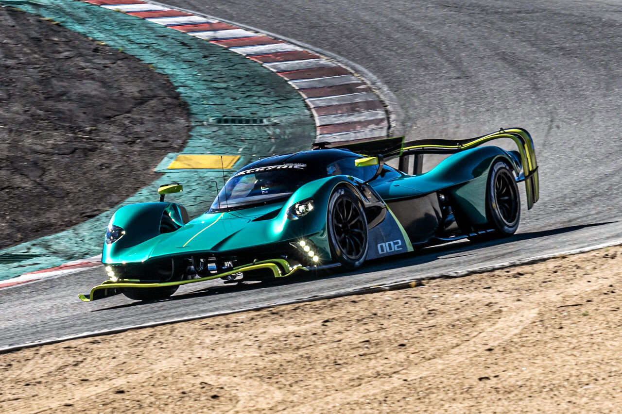 アストンマーティン、2025年WECハイパーカー参戦を確認。2台のヴァルキリーAMR-LMHが登場へ（AUTOSPORT web） | 自動車情報・ニュース - carview!