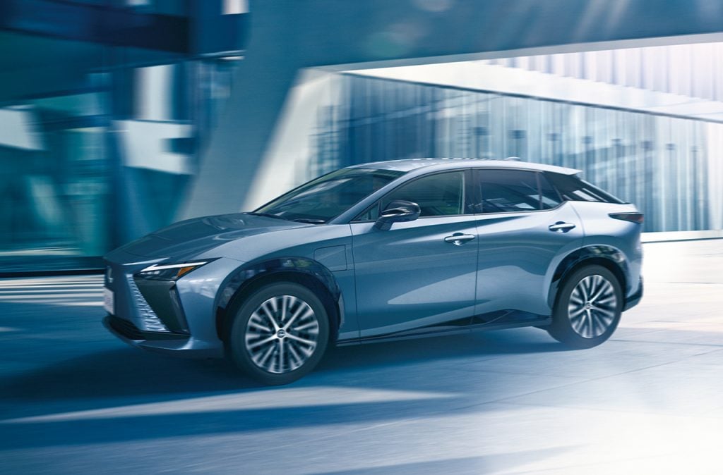 レクサス新型SUV「RZ」登場！BEV専用第1弾モデルの性能を余さずチェック！（グーネット） | 自動車情報サイト【新車・中古車】 - carview!