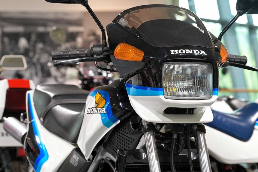 水冷2ストV型3気筒!! ホンダ「MVX250F」は世界GPマシンとともに登場した？（バイクのニュース ） | 自動車情報・ニュース - carview!