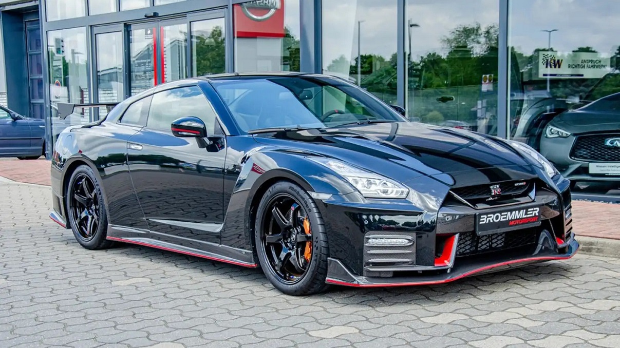 【このGT-Rなんぼ？】絶対的な価値のある投資対象 日産GT-R R35ニスモ いくらだと思いますか？ 安いですよー（AutoBild Japan） | 自動車情報・ニュース - carview!