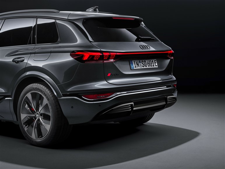 10分充電で最大255km走れます！ アウディの新型SUV「Q6 e-tron」は最新技術が満載（carview!）(2ページ目) | 自動車情報サイト【新車・中古車】 - carview!