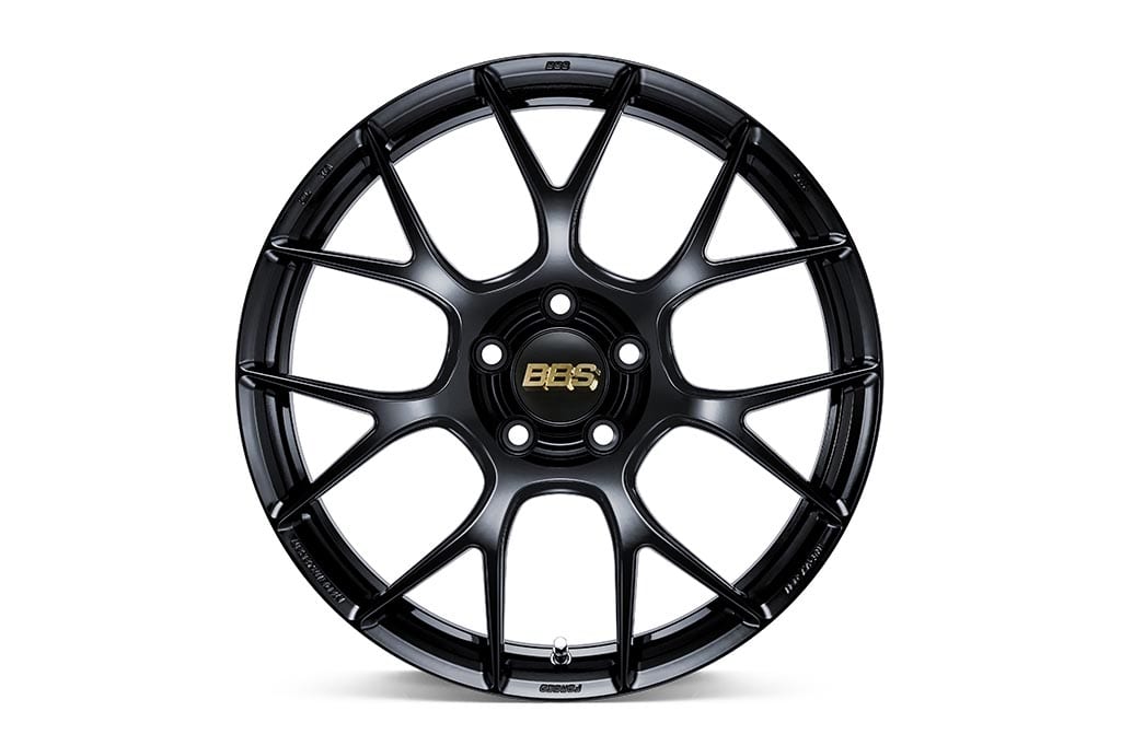 【BBS RE-V7】まずは18インチで激戦区に挑む、新たなBBSストーリーが始まる。【CHECK IT UP!】（LE VOLANT CARSMEET WEB） | 自動車情報・ニュース ...