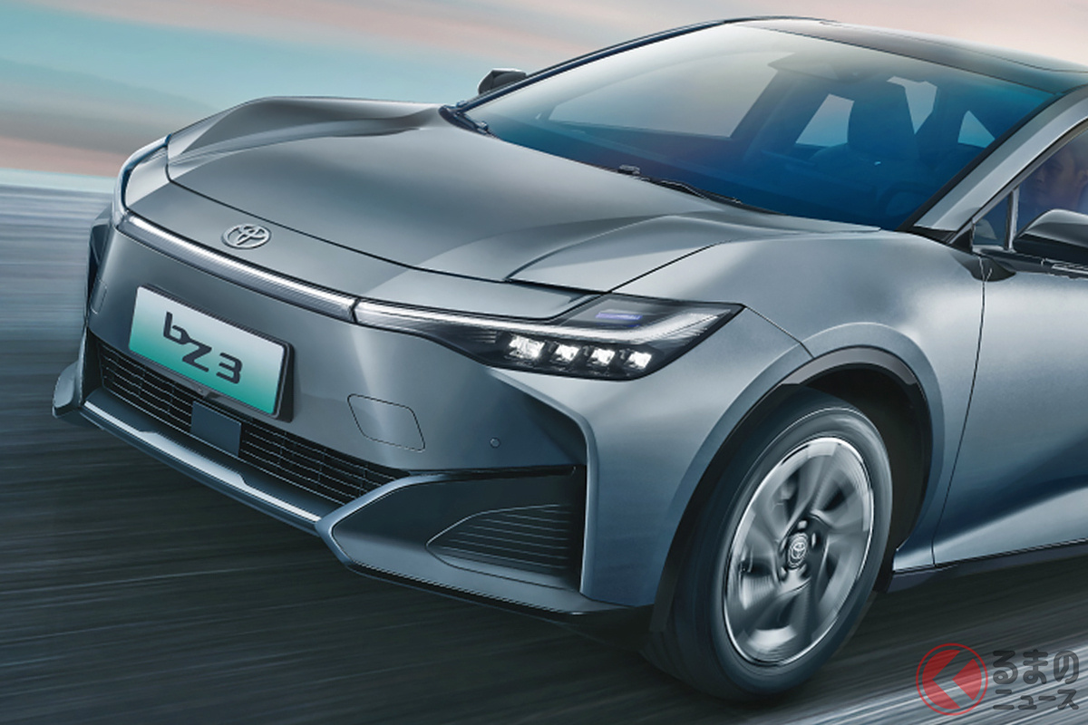 トヨタ「新型セダン」発売開始！ イケ顔「ハンマーヘッド」採用の新型「bZ3」 中国で331万円から（くるまのニュース） | 自動車情報・ニュース - carview!