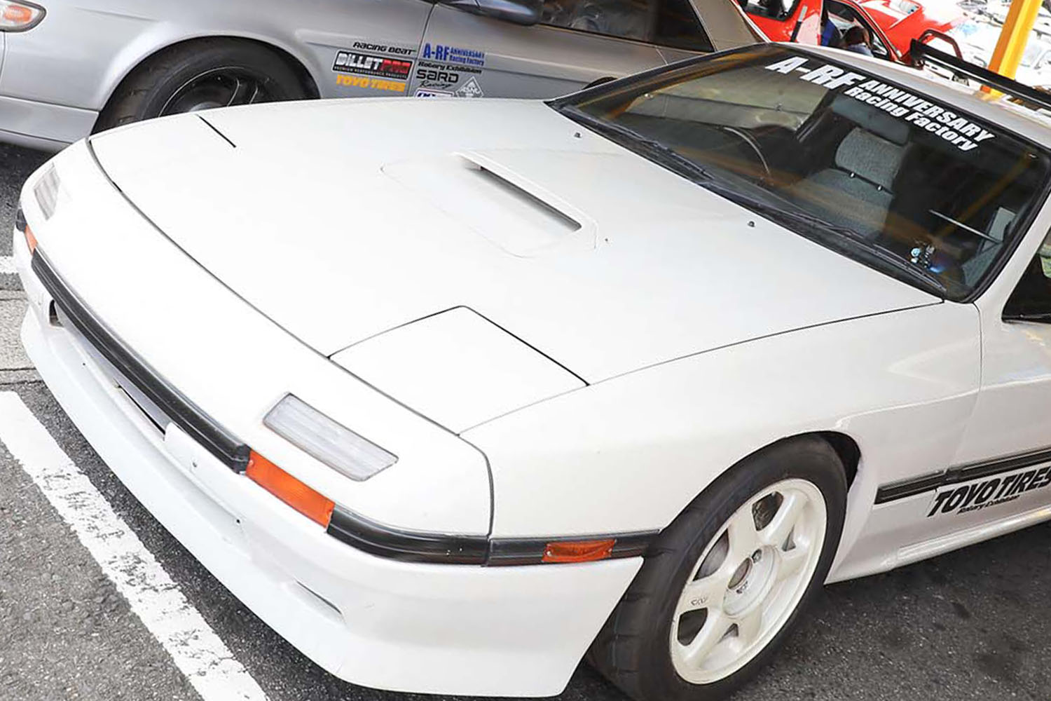 驚きの620馬力！ マツダ「FC3S RX-7」を4ローター化…懐かしいノーマルルックチューンドカーのエンジンの秘密とは（Auto Messe Web） | 自動車情報・ニュース - carview!