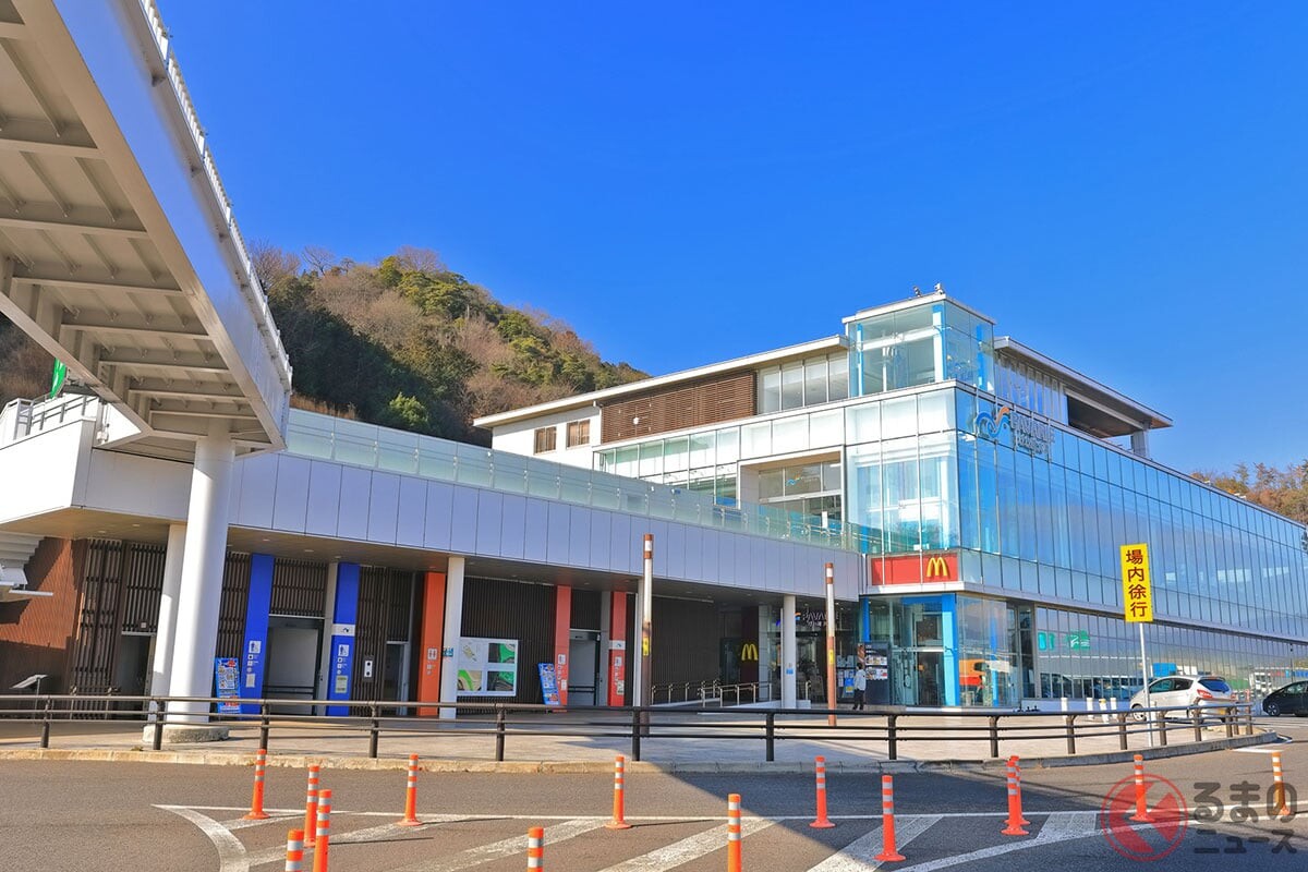 高速SA「一切入れさせません」 NEXCOが異例の「閉め出し作戦」実施！ びわ湖大花火の“タダ見客”殺到で「SA占拠」「大渋滞」も発生！ 名神「大津SA」8日午後に“全面閉鎖”（くるまの ...