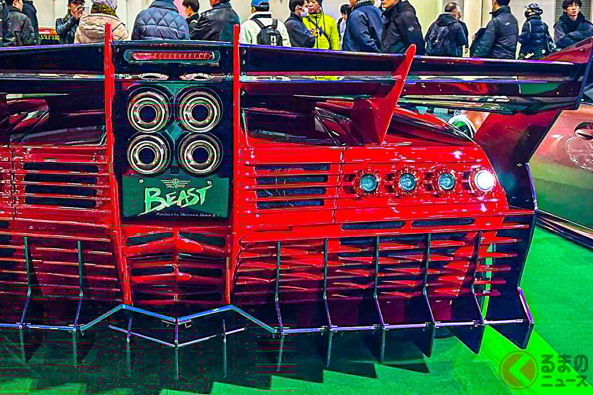 最新型「”和製”スーパーカー」初公開！ V12エンジン×“MT”搭載！ 4本出しマフラー＆左右8連テールライト採用の「ド迫力マシン」！ 全長5m超えの「ビースト」登場（くるまのニュース ...