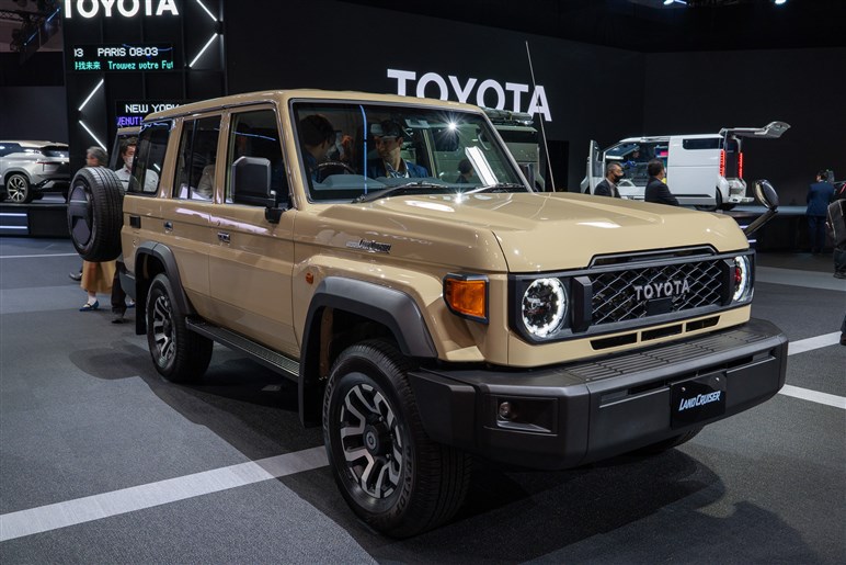 ランクル70が発売前に一般公開！ 細部をチェックしたら、やっぱり欲しくなる要素が満載だった（carview!） | 自動車情報サイト【新車・中古車】 - carview!