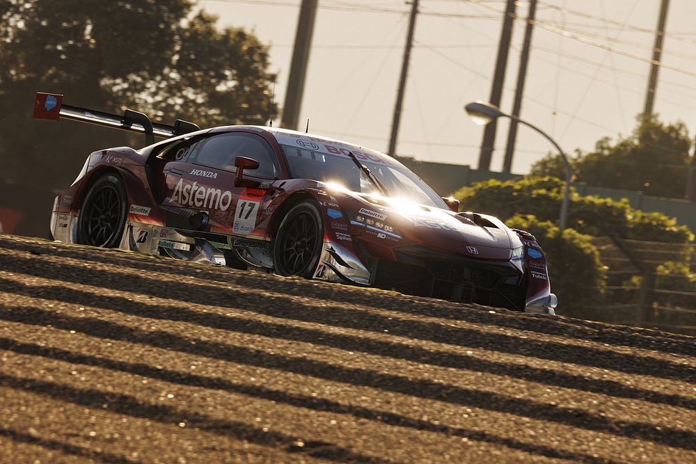 【スーパーGT】辛くも2位の17号車NSX、担当エンジニアが語る終盤ペースダウンの理由「燃料が3分の2しか入ってなかった……」（motorsport.com 日本版） | 自動車情報・ニュース ...