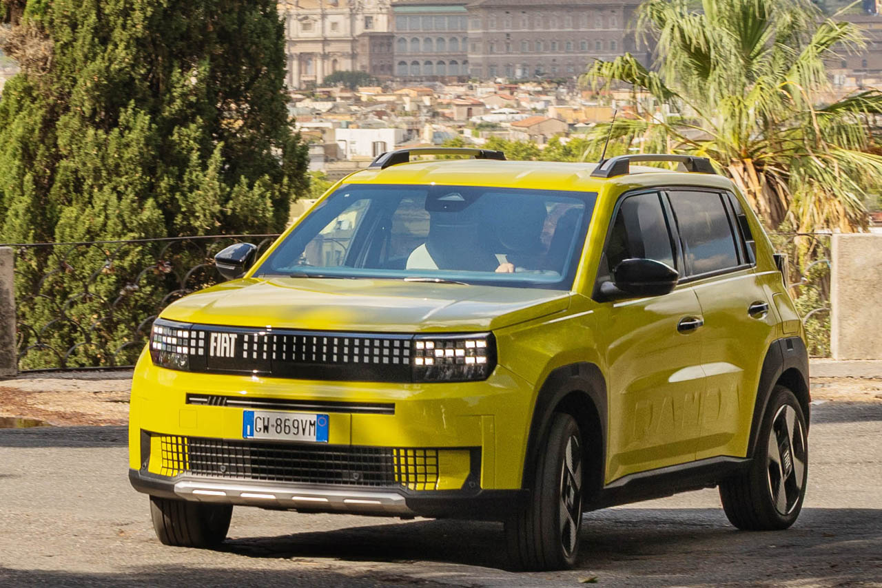 フィアット新型「グランデパンダ」、バチカンで初仕事 ― BEVで「友愛」と「持続可能性」のモビリティを担う（LEVOLANT） | 自動車情報・ニュース - carview!