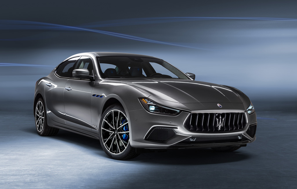 ついにマセラティも電動化！ 4ドアセダンの「ギブリ・ハイブリッド」がデビュー（LE VOLANT CARSMEET WEB） | 自動車情報サイト【新車・中古車】 - carview!