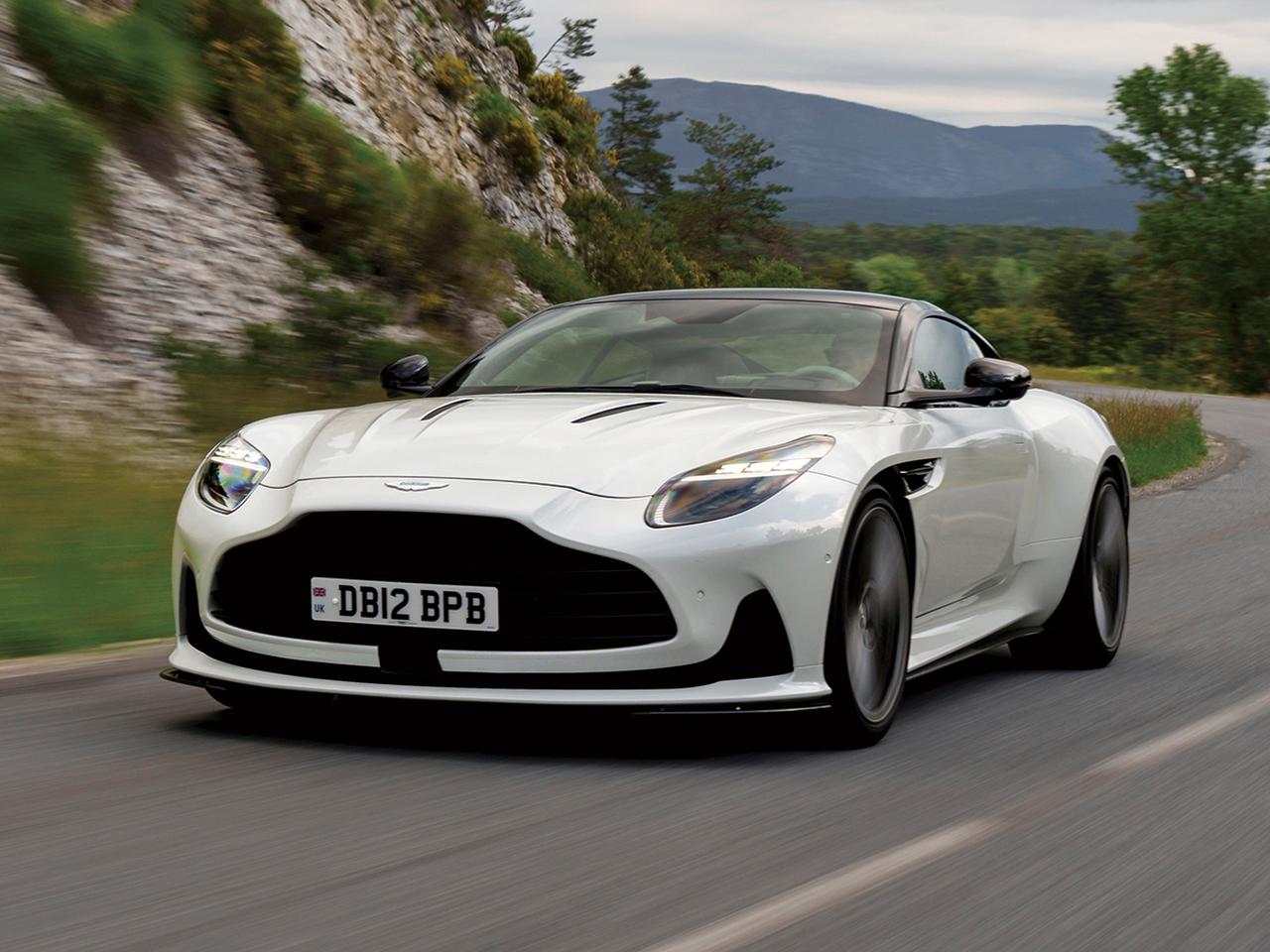 【特集】ブランド別スポーツカー動向(9)アストンマーティン DB12がもたらす内燃機関の絶えまなき脈動（Webモーターマガジン） | 自動車情報・ニュース - carview!