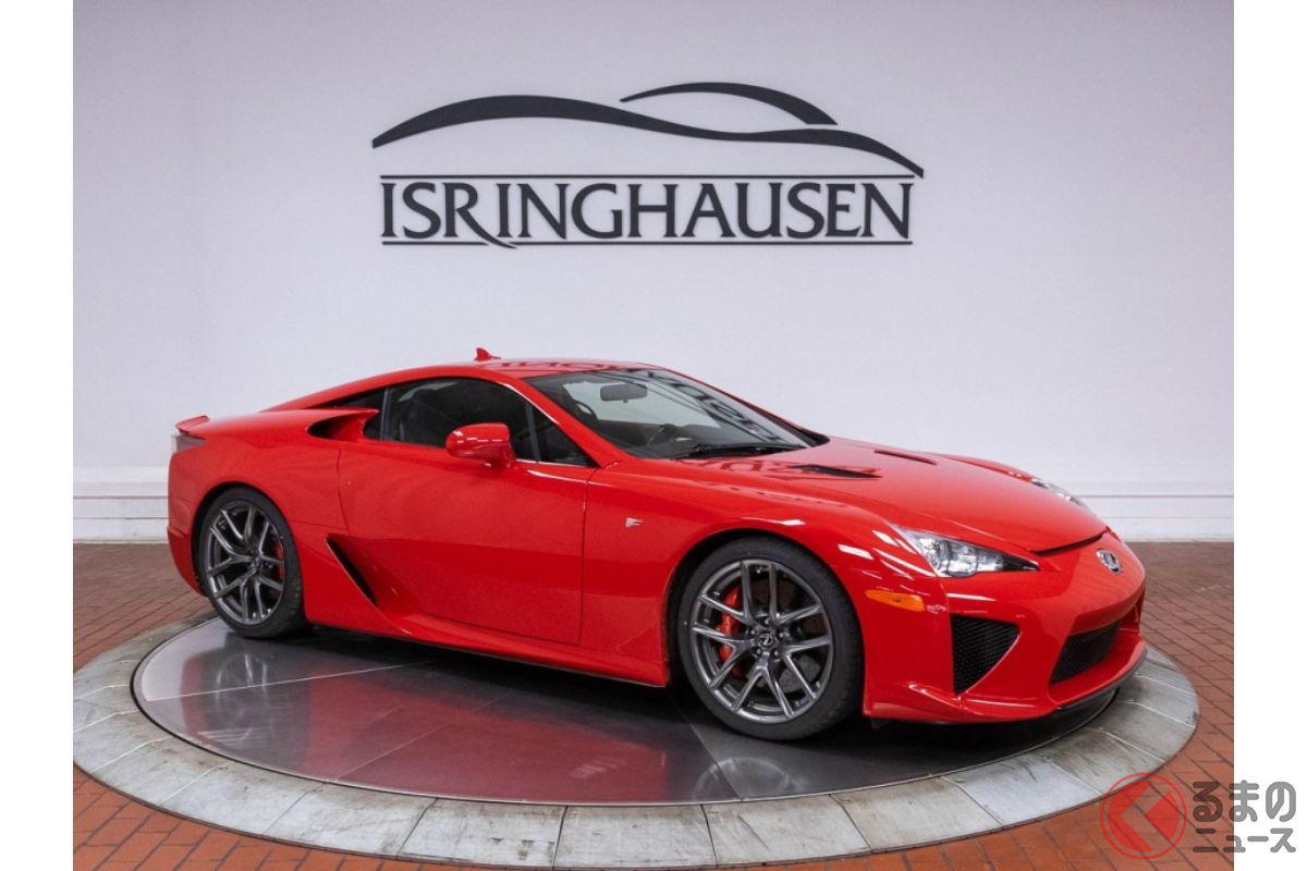 驚愕「1億円級」のレクサス「LFA」現る!? 超ド派手「ホワイト＆ブルー」に輝く内外装が凄い！ 560馬力の極上車をスイスで発見！（くるまのニュース） | 自動車情報・ニュース - carview!