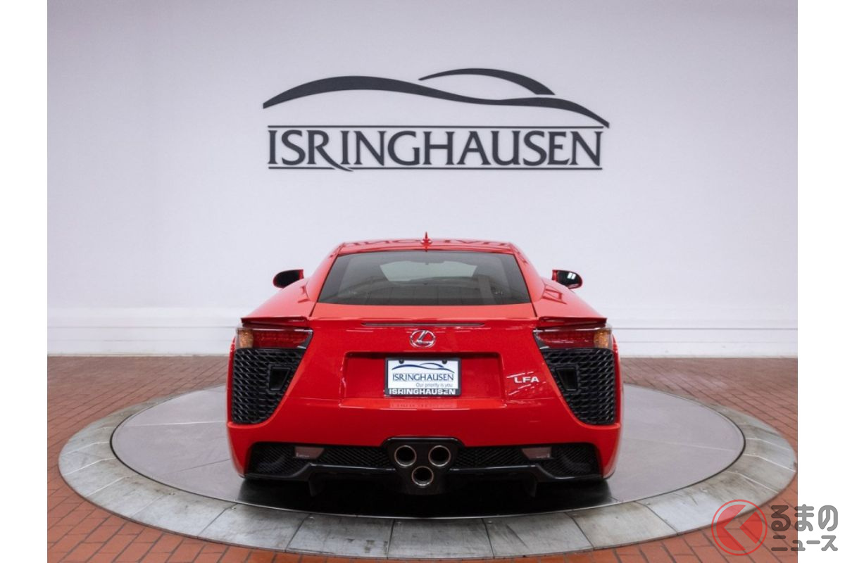 驚愕「1億円級」のレクサス「LFA」現る!? 超ド派手「ホワイト＆ブルー」に輝く内外装が凄い！ 560馬力の極上車をスイスで発見！（くるまのニュース） | 自動車情報・ニュース - carview!