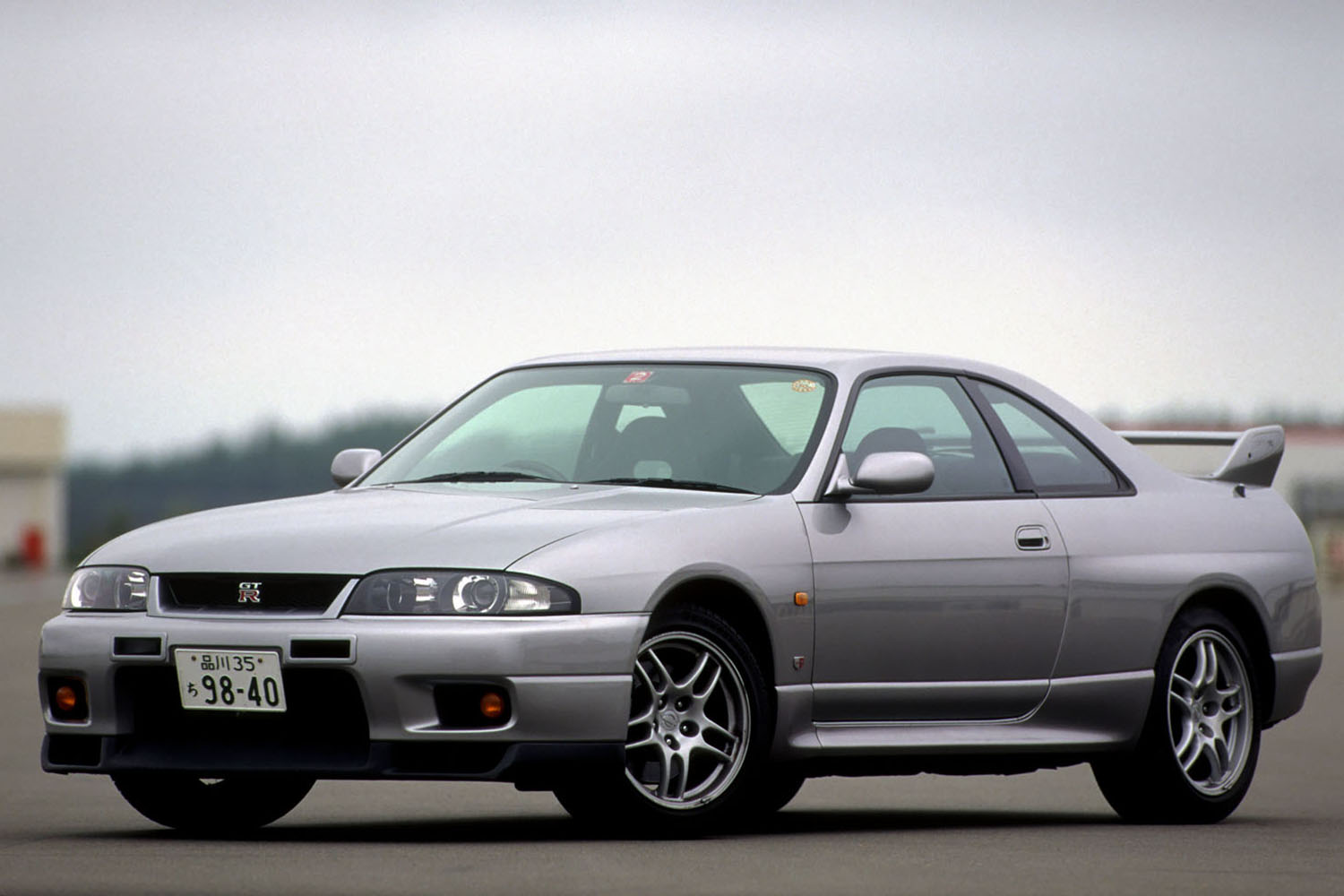 日産R33「スカイラインGT-R」は本当に駄作だったのか!? 大きくなったボディは実はメリットだらけでした（Auto Messe Web） | 自動車情報・ニュース - carview!