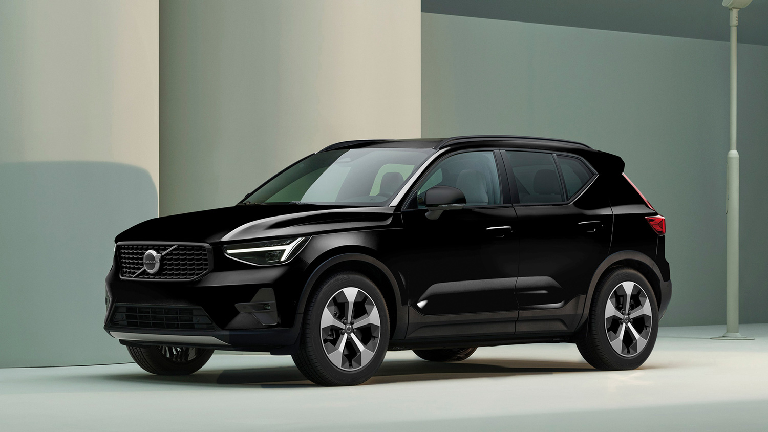 ボルボが電動パノラマサンルーフを装備した「XC40」の特別仕様車〝Ultra B4 AWD Dark Edition〟を発売（@DIME） | 自動車情報・ニュース - carview!