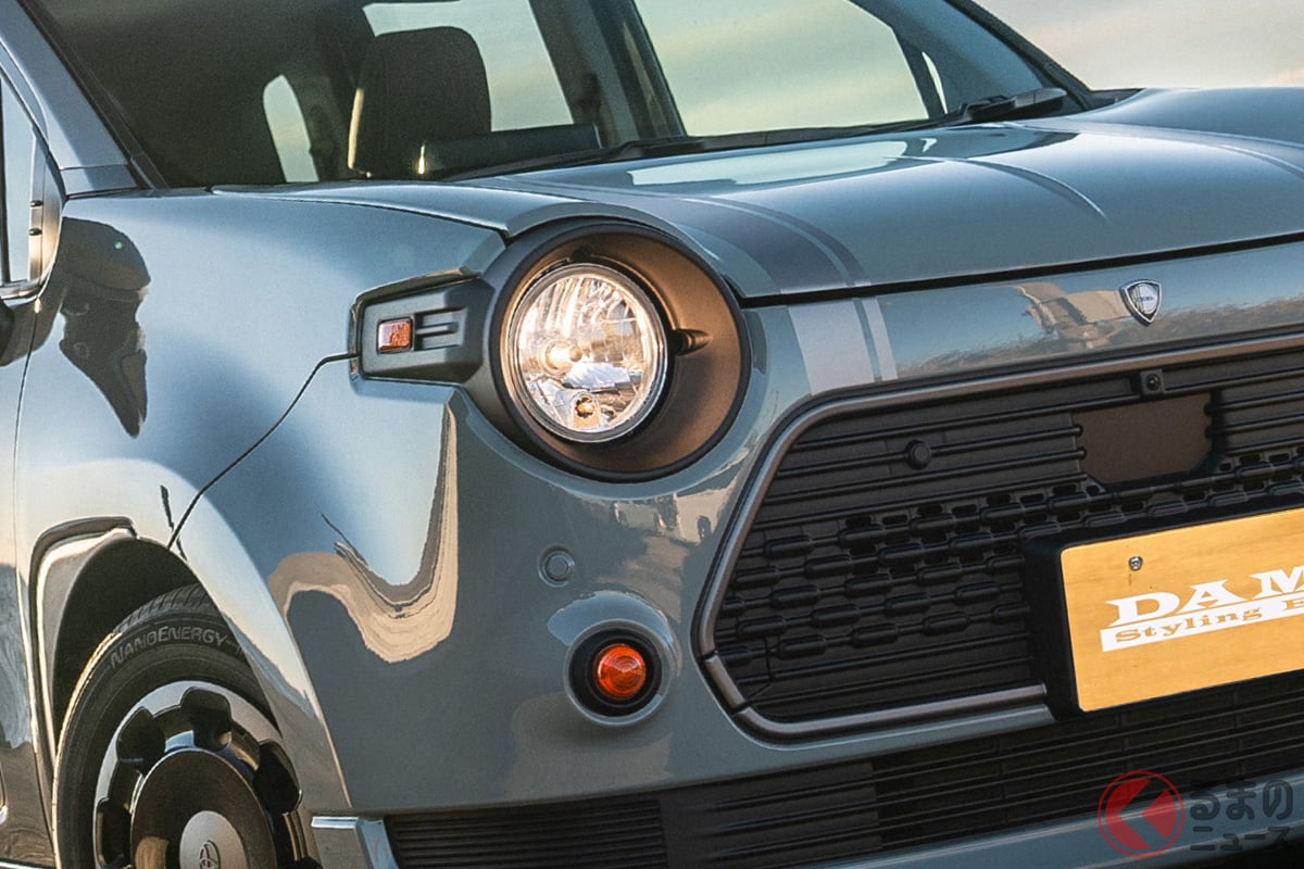 レトロ顔がカッコイイ！ DAMDの「“丸目”シエンタ!?」初公開！ 旧車デザインの“コンパクトミニバン“「STUART」とは（くるまのニュース） | 自動車情報・ニュース - carview!