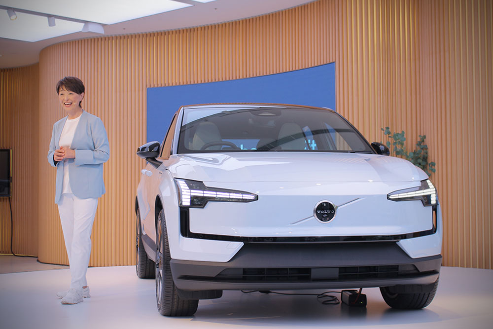 ボルボの本命「EX30」日本発表 EV普及の鍵となるか？ 価格/サイズが判明（AUTOCAR JAPAN） | 自動車情報・ニュース - carview!
