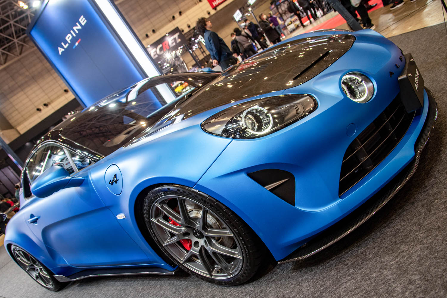 アルピーヌ「A110」に「OZ」や「アクラポビッチ」の新オプション加わる！ 軽量化だけでなく見た目もサウンドもレーシーになること間違いなし！（Auto Messe Web） | 自動車情報 ...