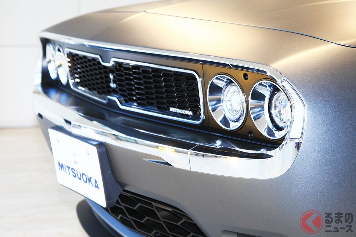 超レトロ!? 新型「スポーツカー」発売！ 丸目4灯×6速MT採用の斬新「5ドアハッチバック」 25年登場で開発進む「M55」とは（くるまのニュース） | 自動車情報・ニュース - carview!