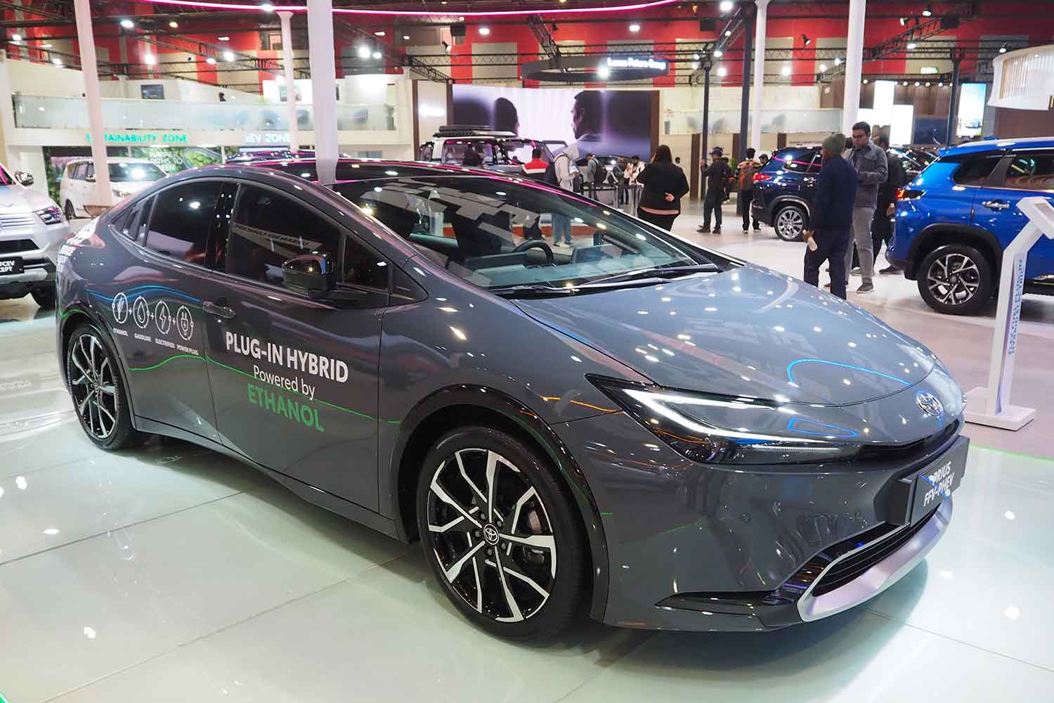 やっぱりBEV一辺倒じゃやっていけない！ インドのショーで見かけた「フレックスフューエル」とは？（WEB CARTOP） | 自動車情報・ニュース - carview!