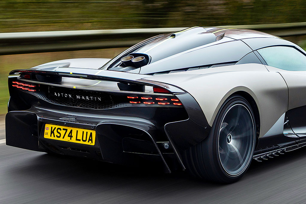 アストンマーティン「ヴァルハラ」のテスト風景公開！ブランド初のミッドエンジン・スーパーカーに期待が高まる！（LEVOLANT）の写真(2ページ目) | 自動車情報・ニュース - carview!