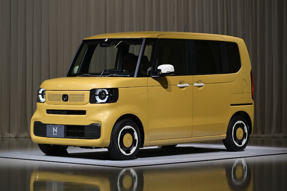 出るぞ！ ホンダ新型「Nボックス」 6年ぶりフルチェンへ、デザインを予告 軽の王者が歩んだ12年とは（AUTOCAR JAPAN） | 自動車情報・ニュース - carview!