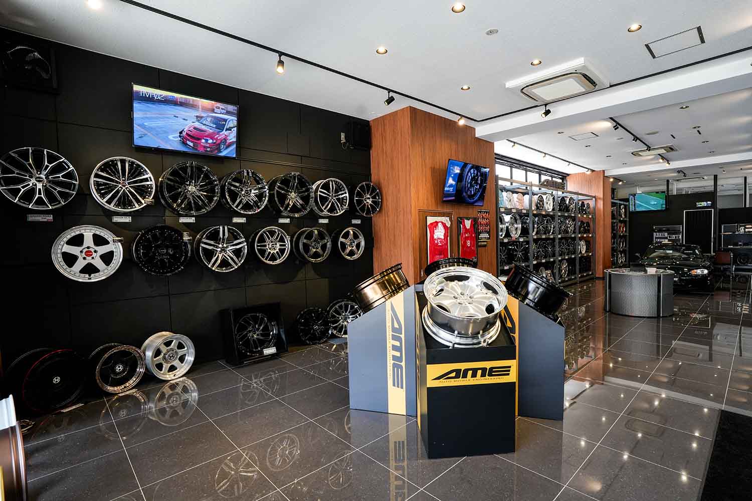 AMEホイールズの製品を見られて、触れられて、さらに週末には各種イベントを開催中（Auto Messe Web） | 自動車情報・ニュース - carview!