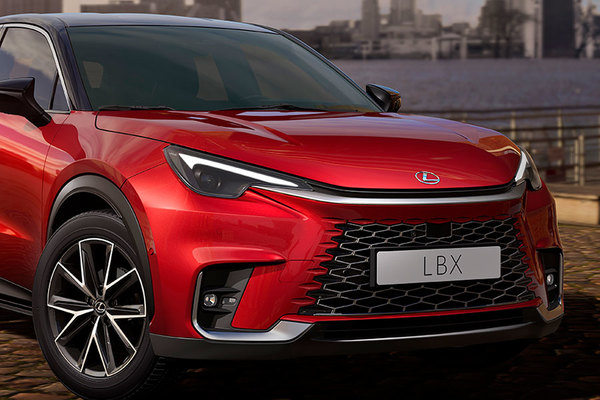 「最小のレクサス」LBX初公開 “小さい＝格下”は古い？ 概念変える高級車めざす（乗りものニュース） | 自動車情報・ニュース - carview!