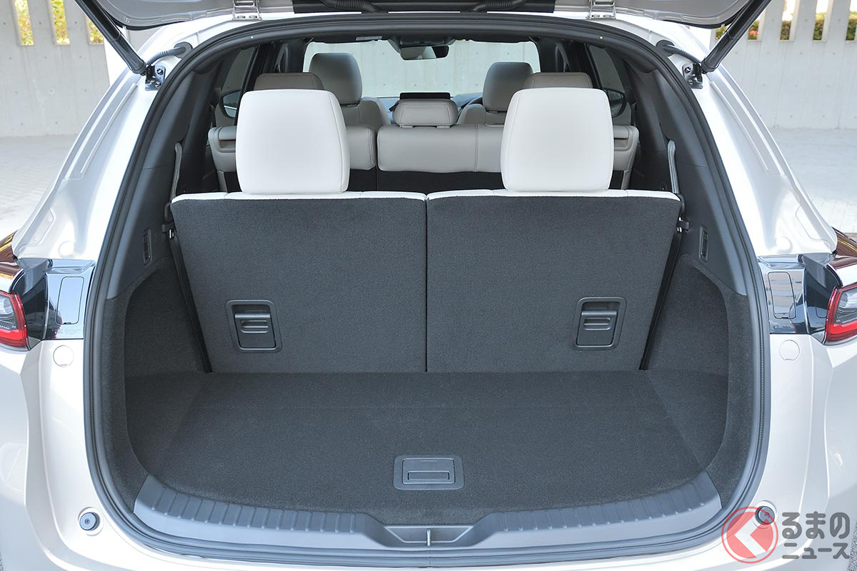 全長5m超の最強マツダ車お披露目！ 新型高級3列SUV「CX-90」米で世界初公開！ 日本の「CX-8」と何が違う？（くるまのニュース） | 自動車情報・ニュース - carview!