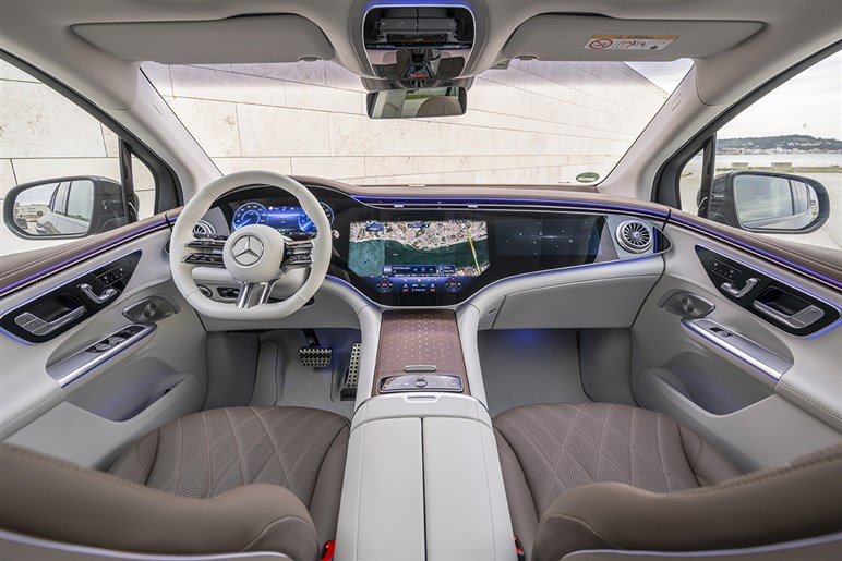 【速報】EクラスのEV「EQE」のSUV版が秋登場。プロトタイプの実力は？（carview!） | 自動車情報サイト【新車・中古車】 - carview!