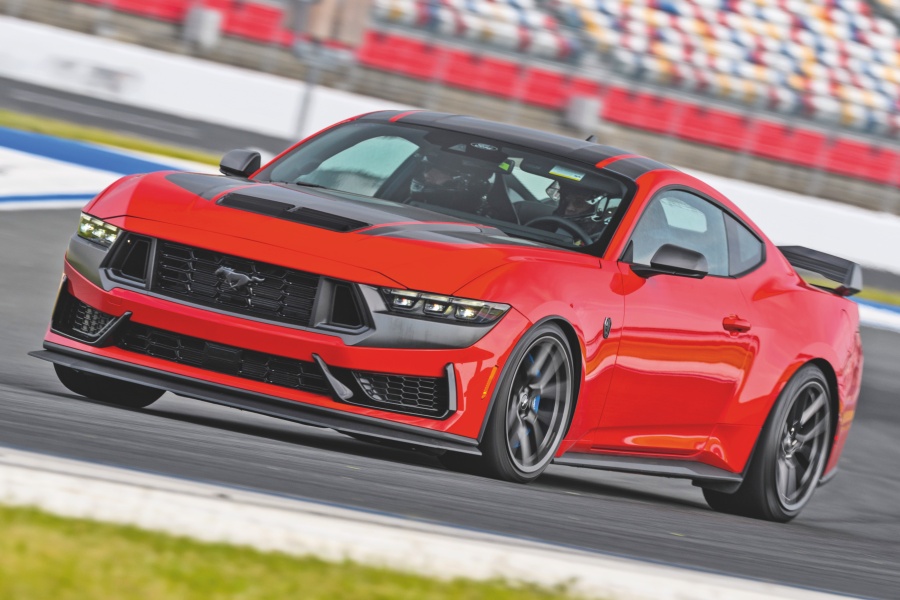 新世代に高性能仕様登場 フォード・マスタング・ダークホースへ試乗 500psのV8 NA＋FR（AUTOCAR JAPAN） | 自動車情報・ニュース - carview!