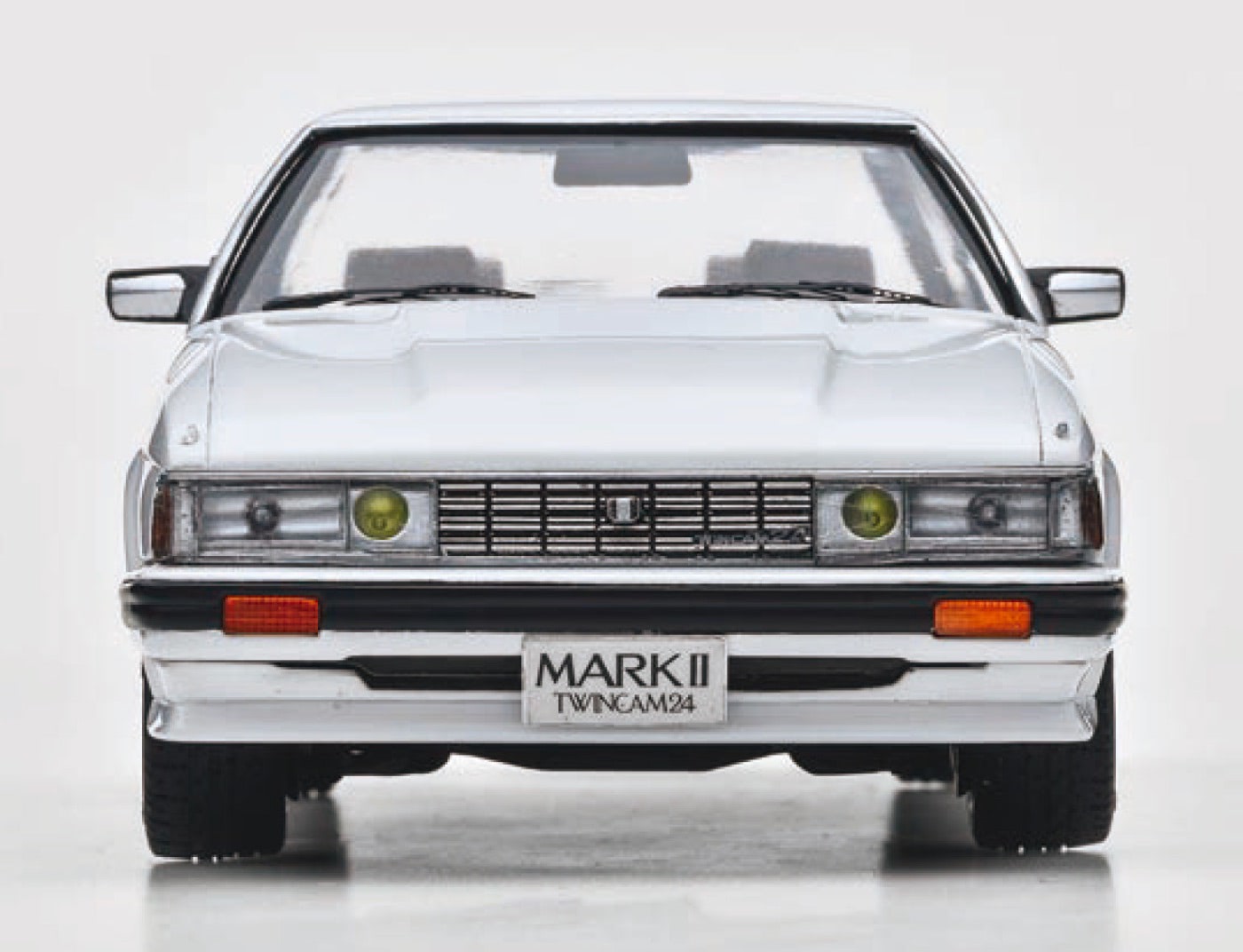 白い「GX71型マークIIグランデ」をプラモで究極再現! マークII三兄弟が懐かしすぎる!【モデルカーズ】（LE VOLANT CARSMEET WEB） | 自動車情報サイト【新車・中古車 ...