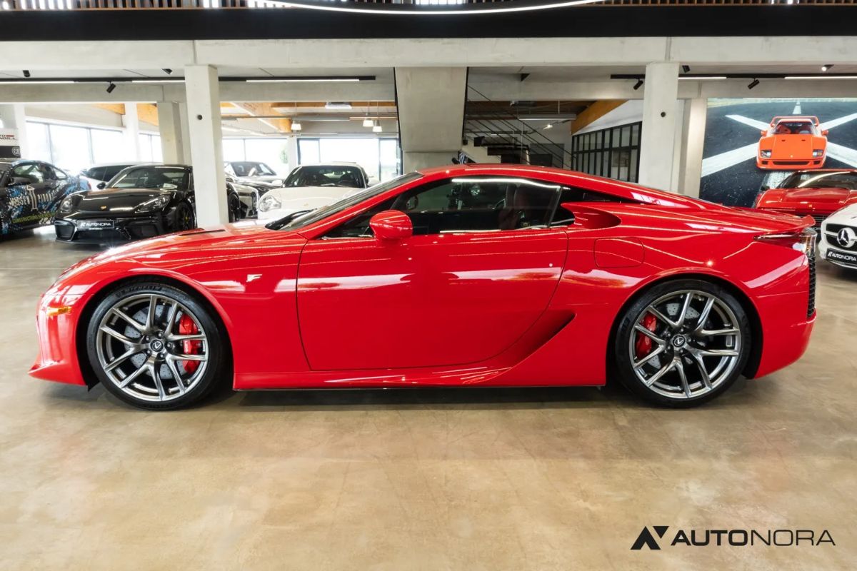 驚愕「1億円超え」のレクサス「スーパーカー」現る!? すべてが超ド派手な「LFA 真っ赤仕様」 走行距離4100kmの超極上仕様とは（くるまのニュース） | 自動車情報サイト【新車・中古車 ...