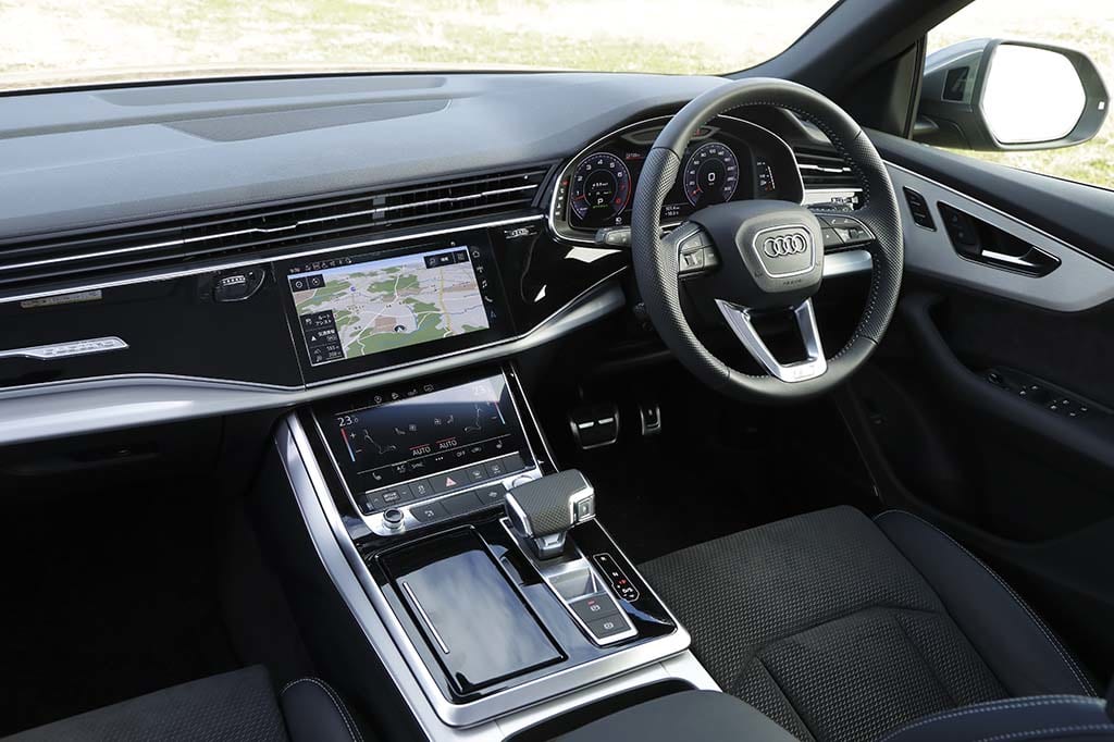 【比較試乗】「メルセデス・ベンツ GLS×BMW X7×アウディ Q8」“大きすぎる”からこそのアドバンテージとは？ “規格外”の存在意義（LE VOLANT CARSMEET WEB ...