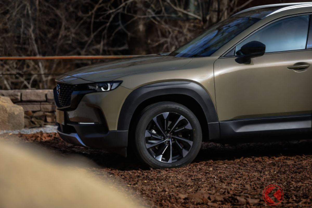 マツダ「新型アウトドアSUV」の“HVモデル”世界初公開へ！ ワイドボディのタフ顔！ 新型「CX-50」中国導入間近（くるまのニュース） | 自動車情報サイト【新車・中古車】 - carview!