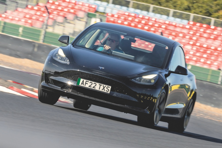 いま運転の楽しいEVは？ 6位～4位 テスラ・モデル3 アウディRS eトロンGT クプラ・ボーン 英編集部選TOP 11（3）（AUTOCAR JAPAN） | 自動車情報・ニュース ...