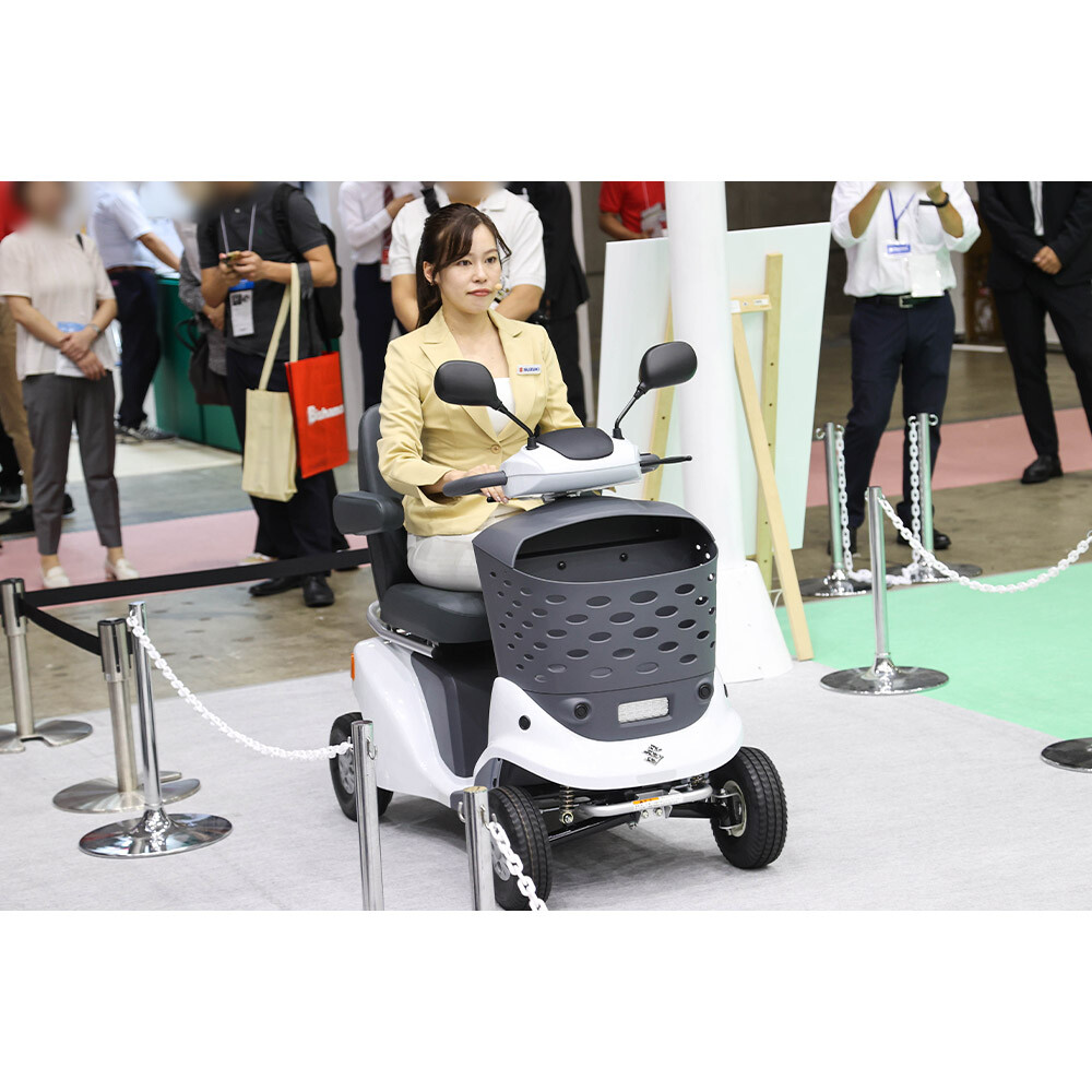 【H.C.R. 2023 レポート】さらに進化した「スズキ セニアカー」（参考出品車）（Believe Japan） | 自動車情報・ニュース - carview!