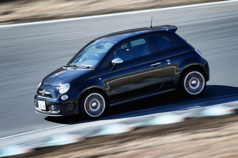 アバルト595＆500、オシャレと走りの超融合！ （carview!）(4ページ目) | 自動車情報サイト【新車・中古車】 - carview!