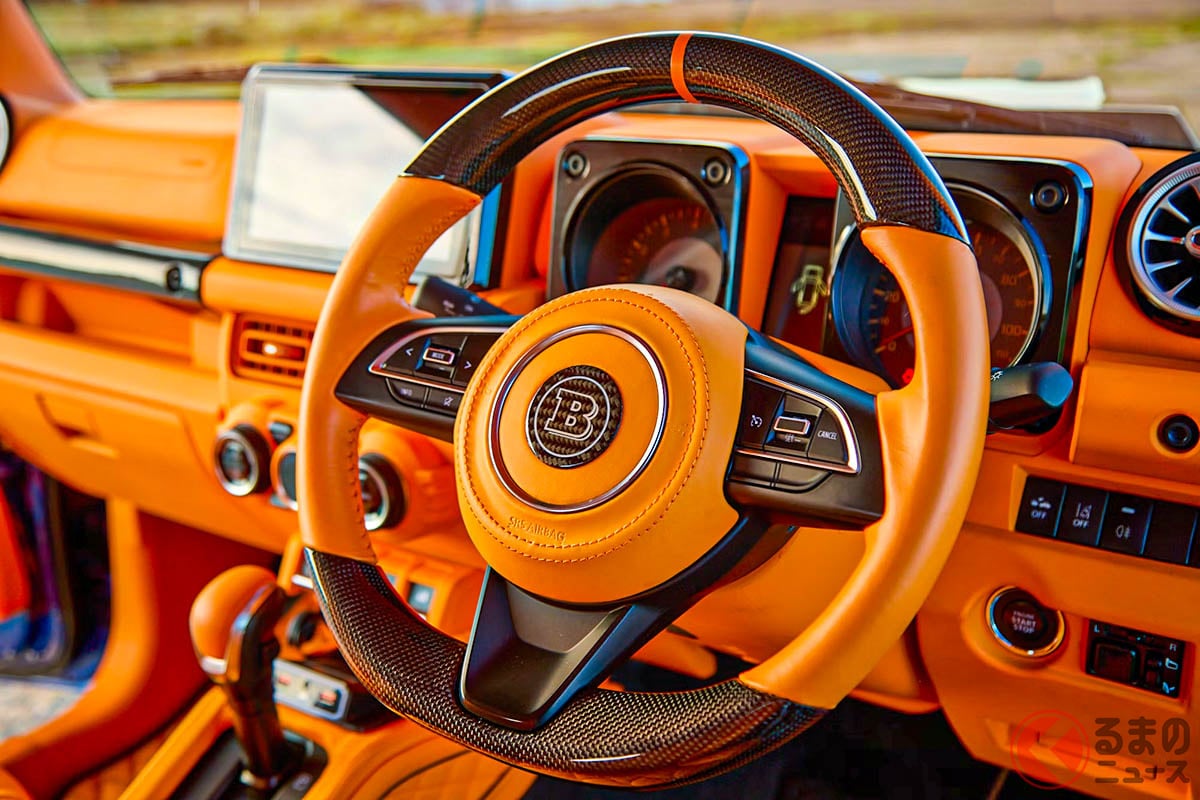 【イギリス】“700万円超え”のスズキ「ジムニー」がスゴイ！ 既視感ありまくりデザイン×超豪華“内装”採用!? メルセデス・ベンツ感スゴイ「カスタムモデル」英で落札（くるまのニュース ...