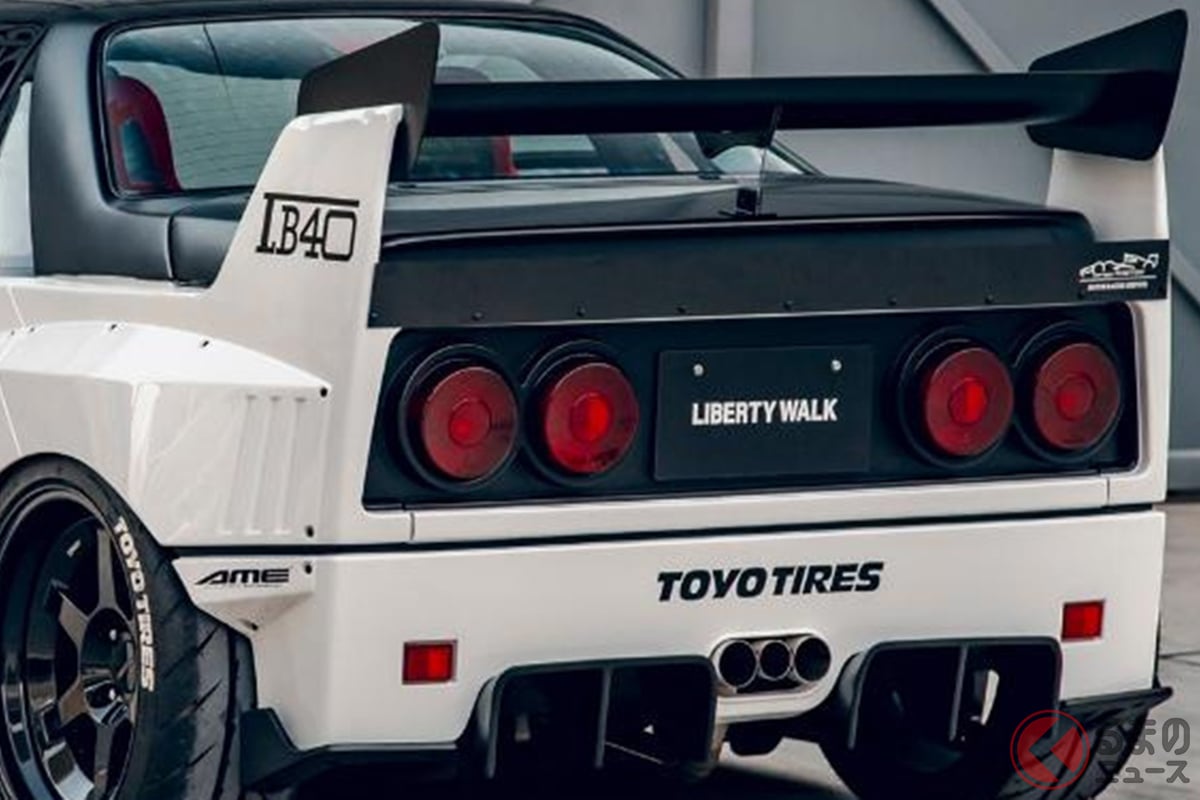 「フェラーリ」そっくり？ まさかのマツダ「AZ－1」ベース!? 迫力リアウィング＆丸目4灯テールが超カッコイイ“カスタムカー”「リバティーウォークLB40 AZ-1」とは（くるまのニュース ...