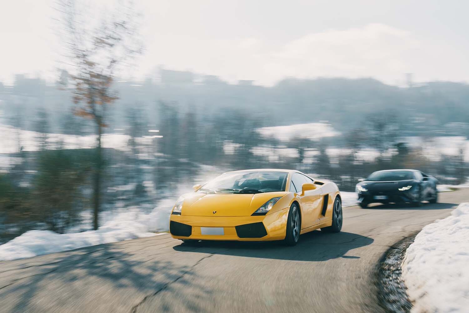 20年の進化はどのぐらい!? 20年前のV10ランボルギーニ「ガヤルド」と最新の「ウラカン」を乗り比べてみた（WEB CARTOP） | 自動車情報・ニュース - carview!